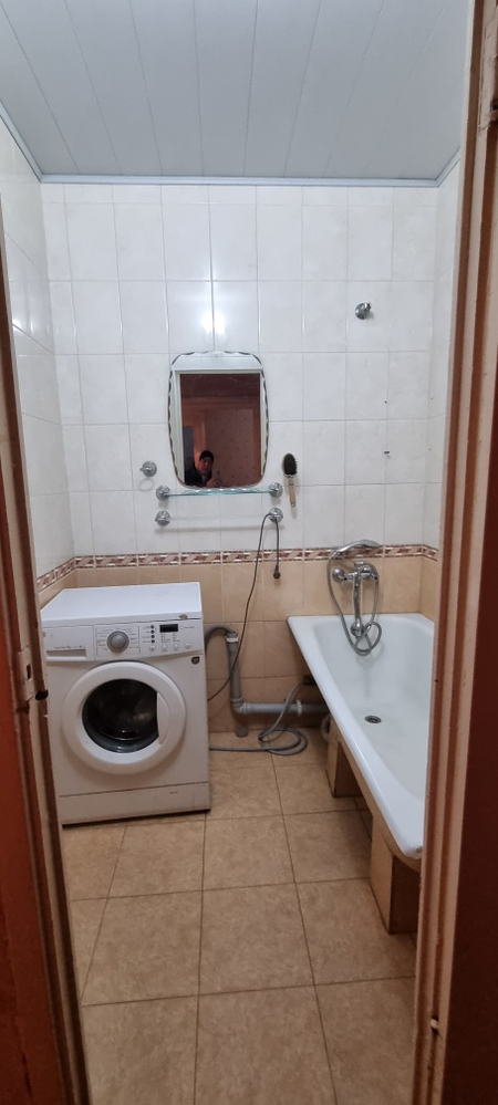 Продаётся квартира на Сергели 8.  Своя.  Без ремонта