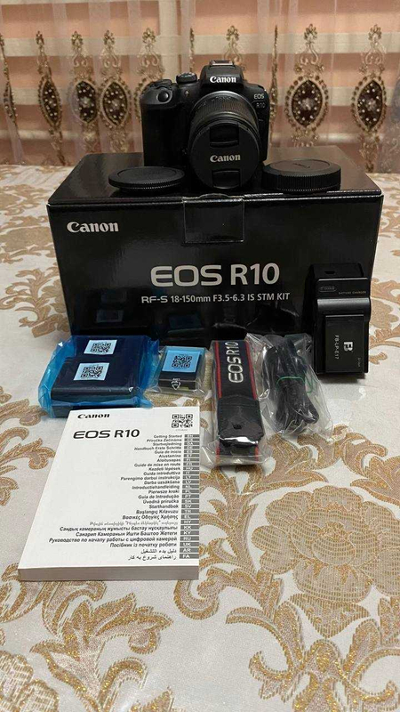 Canon EOS R10  RF-S 18-150mm F3.5-6.3 IS STM KIT