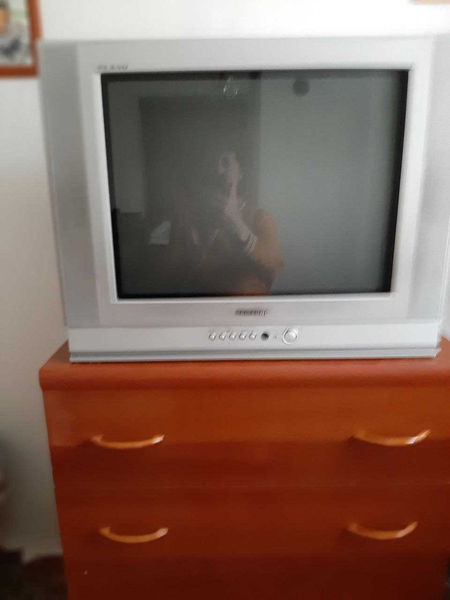 Продается телевизор самсунг