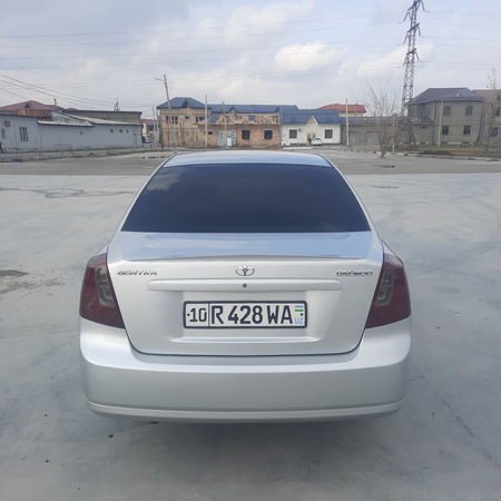 Мошина тезда сотлади