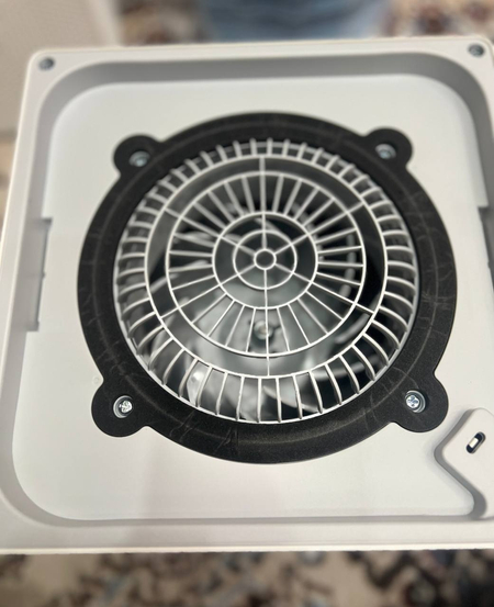 Очиститель воздуха Xiaomi Air Purifier 4 Lite.
Очиститель воздуха – не