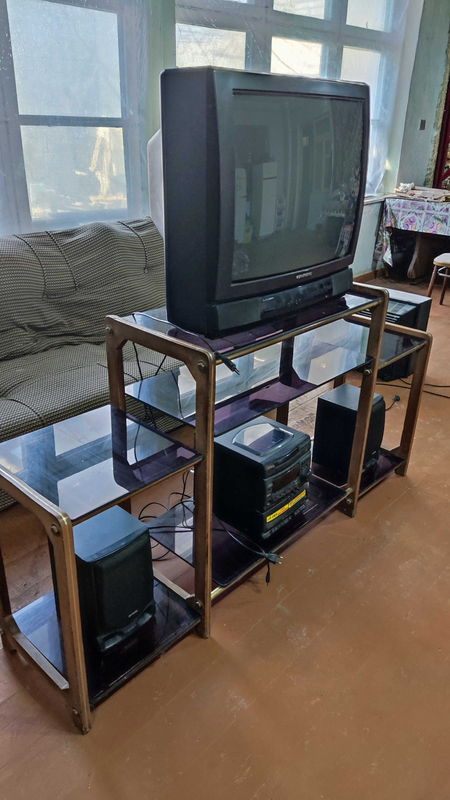 Рангли телевизор Grundig ва Goldstar