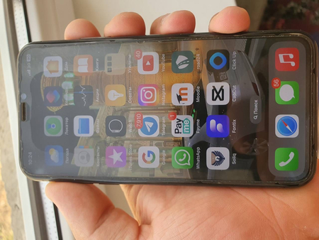 Iphone XS 64GB 240$
