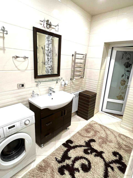 Сдается в аренду 3 ком. квартира 100 м.кв ул.Тамара Хонум,Дархан.