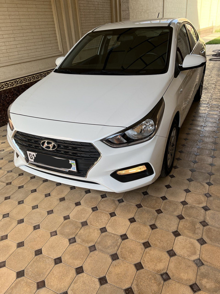 Hyundai Accent sotiladi!
