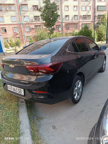 Onix Premier 2 qora avtomat