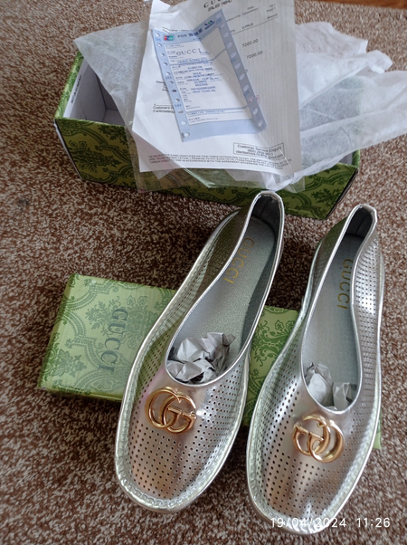 Makas, baletka . Rangi seriy. Gucci . Razmeri 38 .
