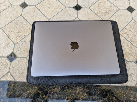 Mac book Pro M2 13.3 inch 8/256GB
