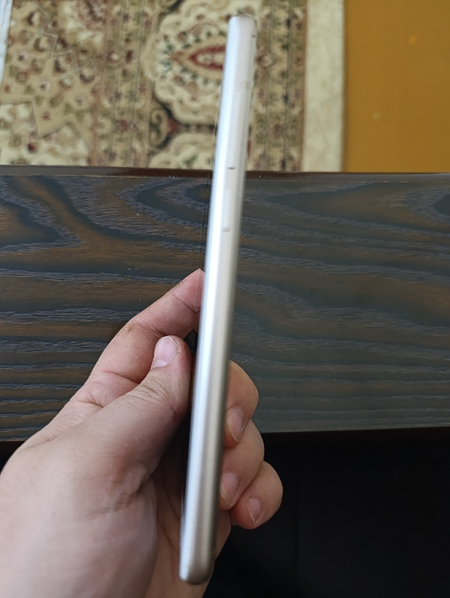 Redmi 5 sotiladi hammasi zur ishlidi