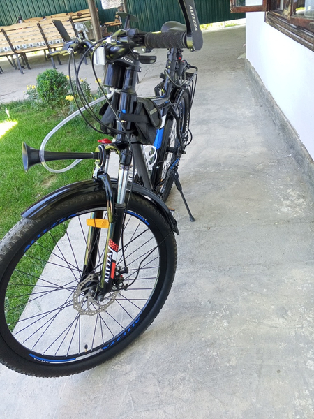 .Velosiped yang sotiladi.
