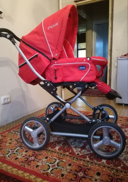 Продаю коляску chicco