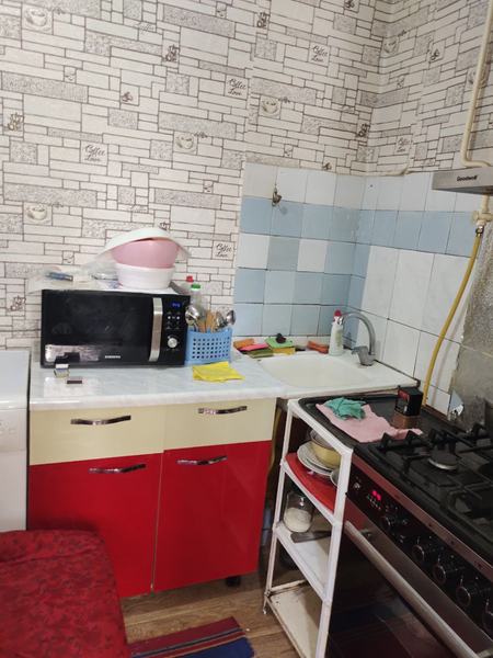 Продаю 1/1/5 Сергели-2 балкон 2*6