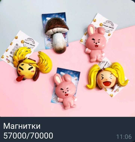 Продаются сувениры, магнитики и брошь ручной работы