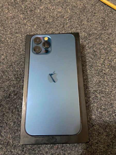 Iphone 12pro variantga beriladi