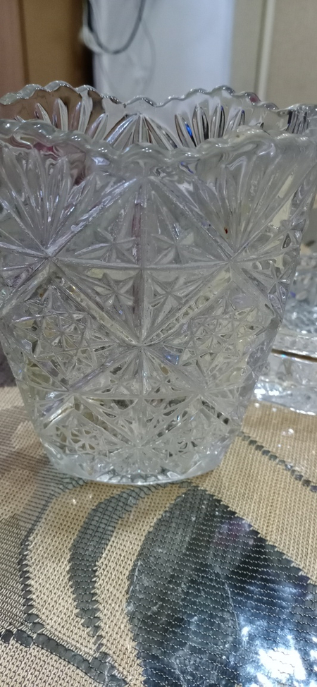 Продам две вазочки