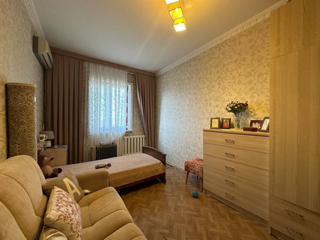 Продаётся квартира м. Горького ( Буюк Ипак Йули)