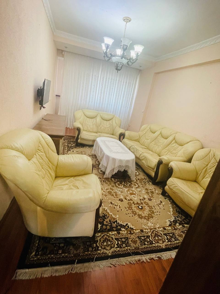 Срочно Аренда квартира  мустакиллик майдони метрони  йонида 3 кв бор