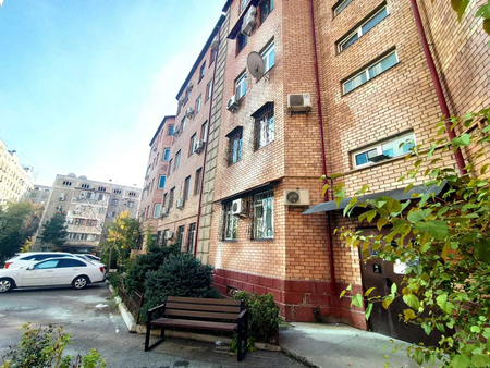 Купить 2-комнатную квартиру в развитом районе: Яккасарай  (J3855)