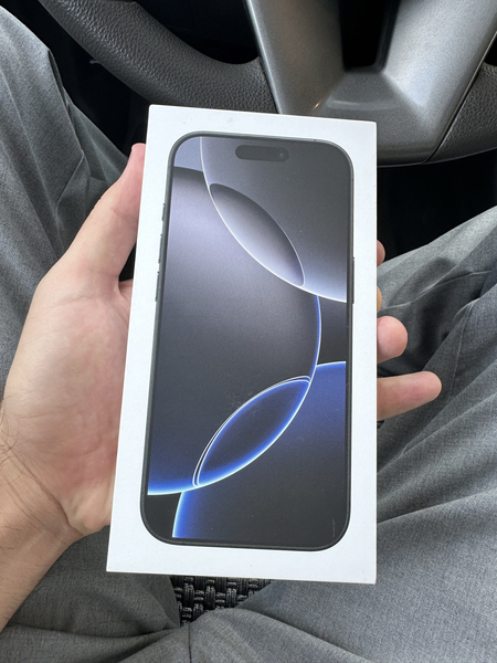 Iphone 16 pro black titanium, 256 gb Dubai versiya