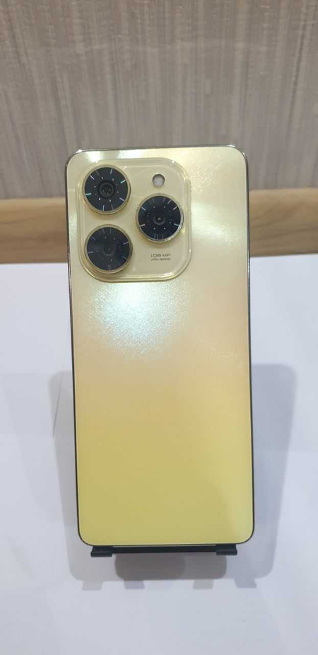 Tecno Spark 20 pro , в описании все написано.