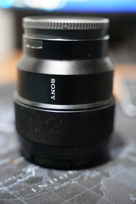 Sony 85 mm f/1,8. E-mount