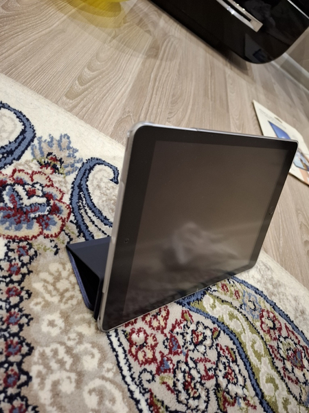 Продаётся Apple iPad 6th Gen Grey 32GB