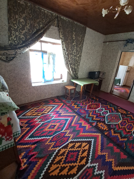 Комната Ховлида Ижарага берилади Эгаси Билан Оила Орие.Залиния Бозо