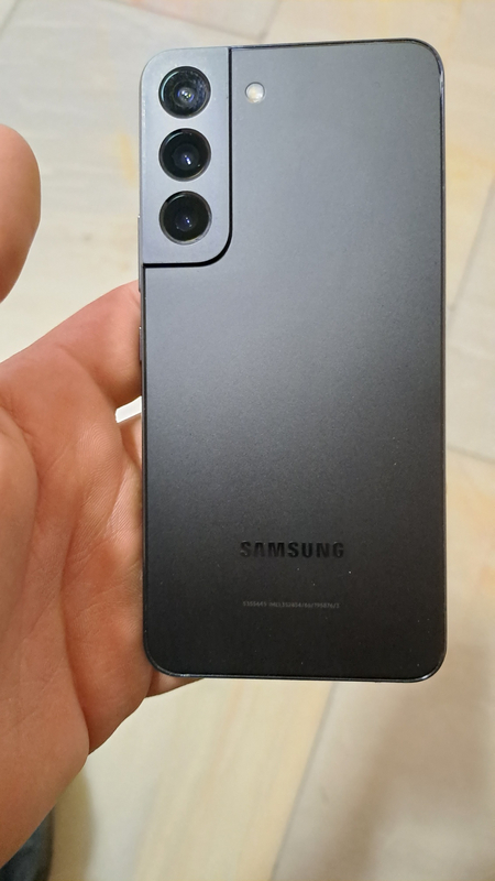 Samsung s22 8/256