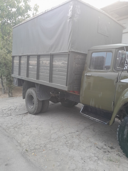 Zil 130 sotiladi