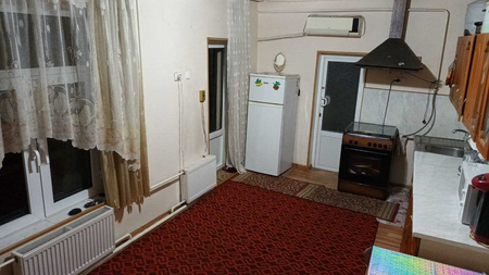 Hovli joy sotiladi