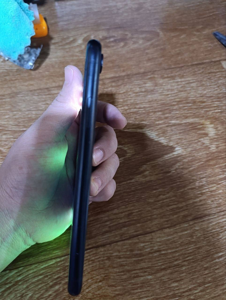 Iphone X R sotiladi.