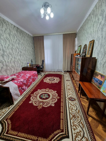 4-х ком на 2 эт 136 м2 в центре г. НУКУС  СО ВСЕМИ УСЛОВИЯМ