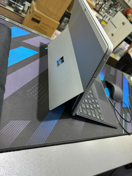Surface pro 8 i7-11 gen/16/256