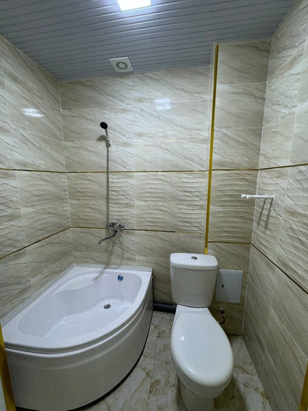 1xonali 4-qavat 6 qavatli g’ishtli 
liftli dom 38m²
Manzil: Maslazavod