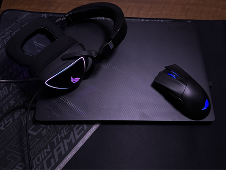 Asus rog zephyrus m16 2022 (вместе с переферией)