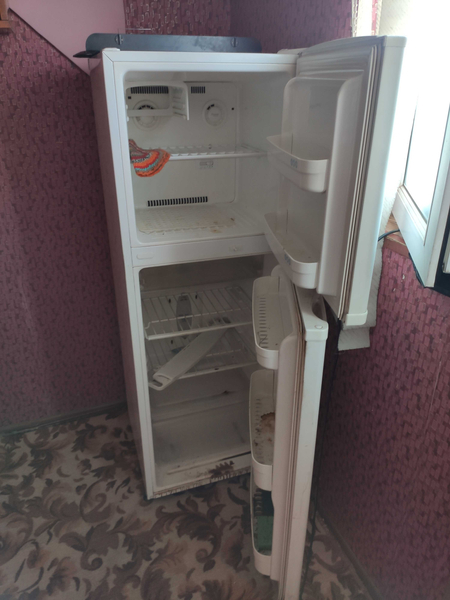 Холодильник LG рабочий