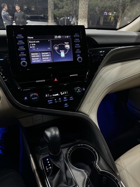 Toyota Camry hybrid 2023