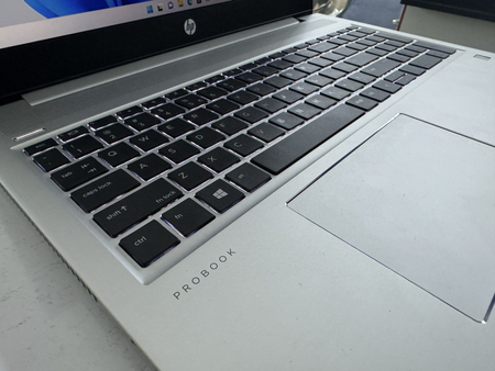 Hp probook metal korpuslik ryzen 5 (core i5) 16/512 ssd holati tiniq
