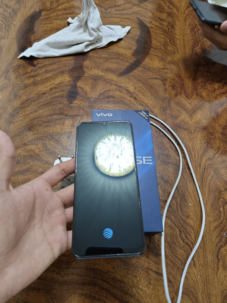 Vivo V20 SE Holati ideal