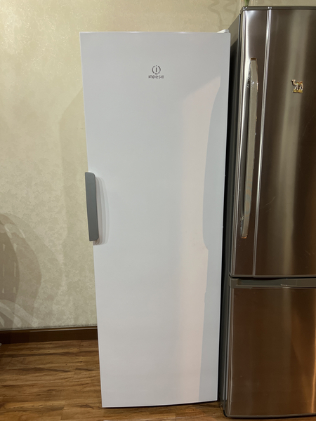 Морозильник Indesit морозилка морозильная камера