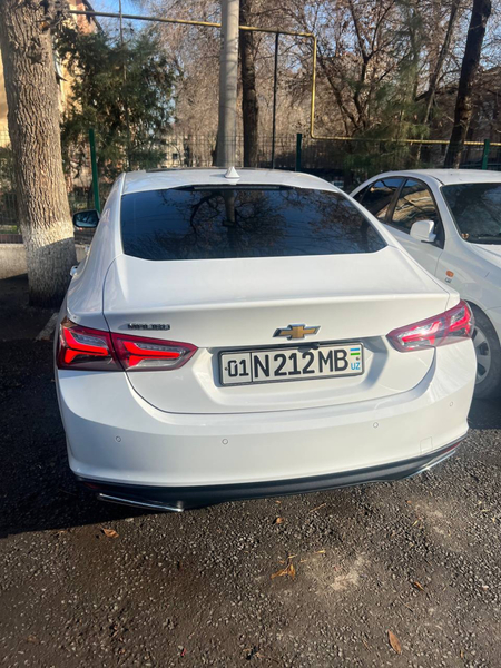 Malibu 2  2.4 sotiladi