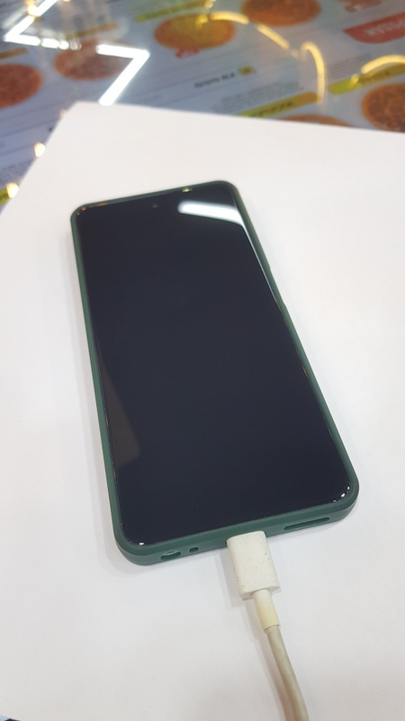 Infinix smart 8 ,  4+4/128GB  ,