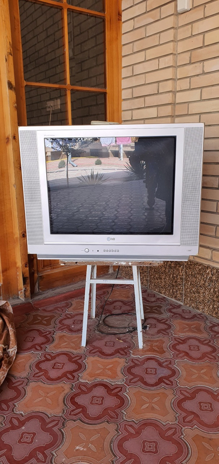 Продаётся б/у телевизор