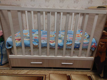 Продаётся деская кроватка.