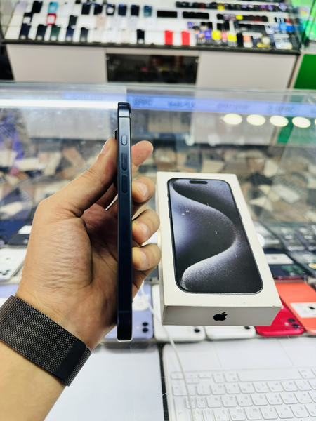 iPhone 15 Pro 128 gb blue yengide