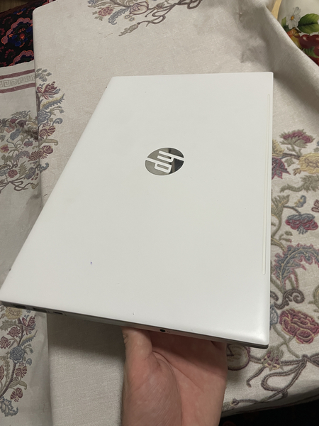 HP Pavilion 15 srochna sotiladi!