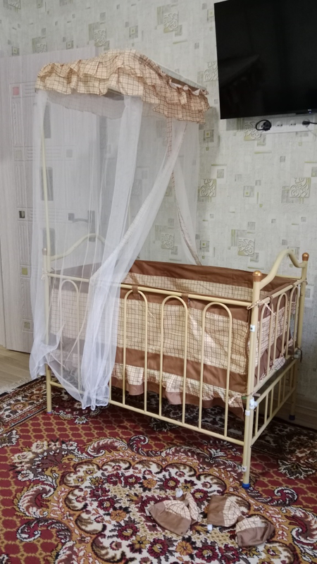 Продам детскую кроватку с люлькой