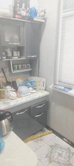 Чиланзар 23 2/2/5 срочно продается квартира Мебель техника частично