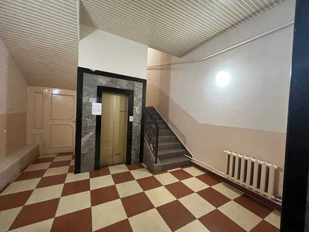 Apartment in center near metro Oybek