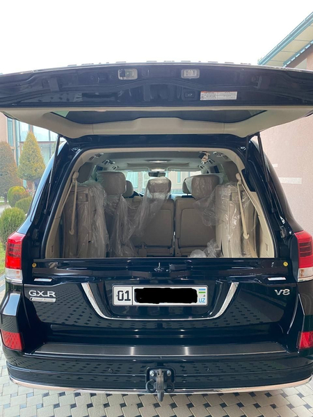 Tayota Land Cruiser 200 V8